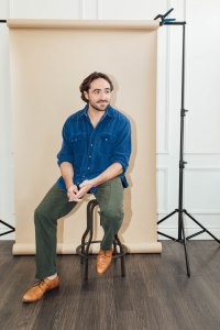 Finding the light and losing it: the unmissable Sea Wall, a Fringe ...