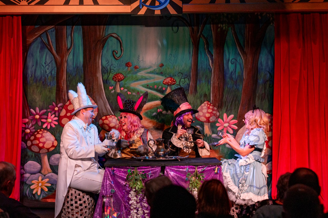 Follow the Whyte Rabbit! Alison Wunderland at the Spotlight Cabaret, a ...